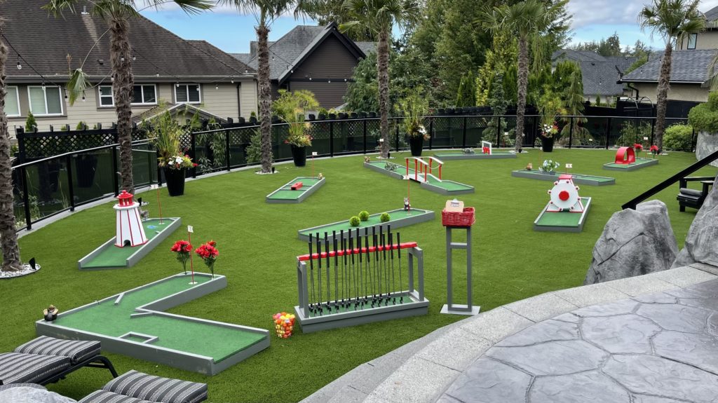9 hole mini golf - Rowe Events
